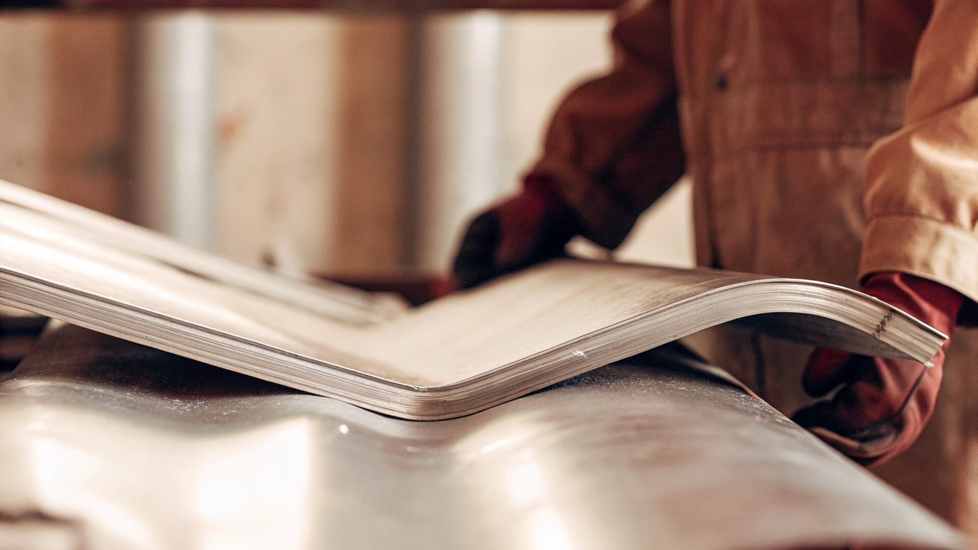 Czy gięcie blachy można wykonać samodzielnie? Ryzyko vs oszczędność ...